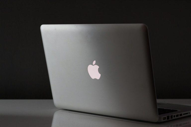 Best MacBook for Professionals in 2026 (Which One Should You Buy ...